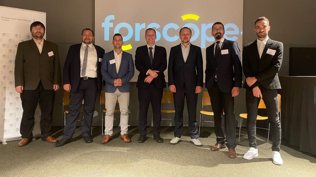 Какво е AI (изкуствен интелект) - история, еволюция, приложение и бъдеще - divna.Tech © 2025